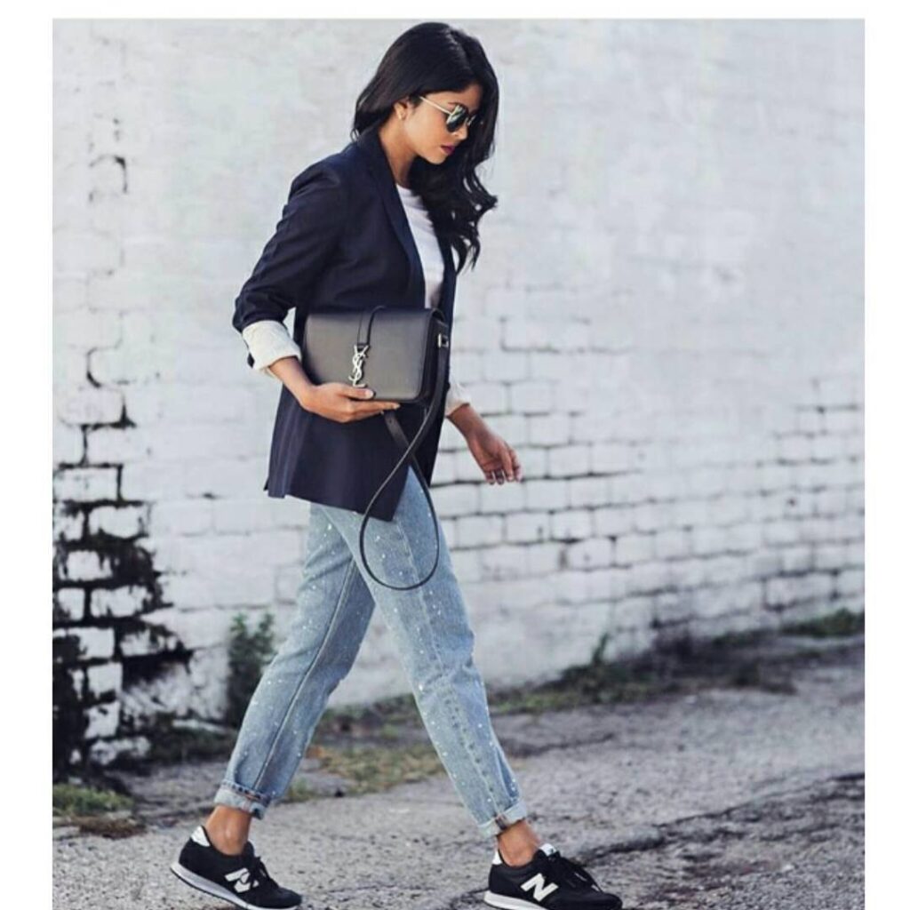 18 Stylish New Balance Outfit Ideas for Women This Fall