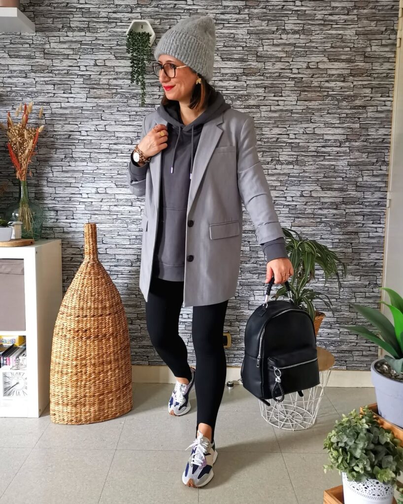 18 Stylish New Balance Outfit Ideas for Women This Fall