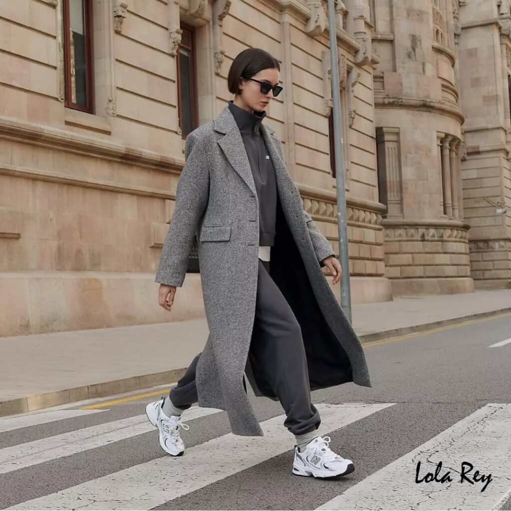 18 Stylish New Balance Outfit Ideas for Women This Fall