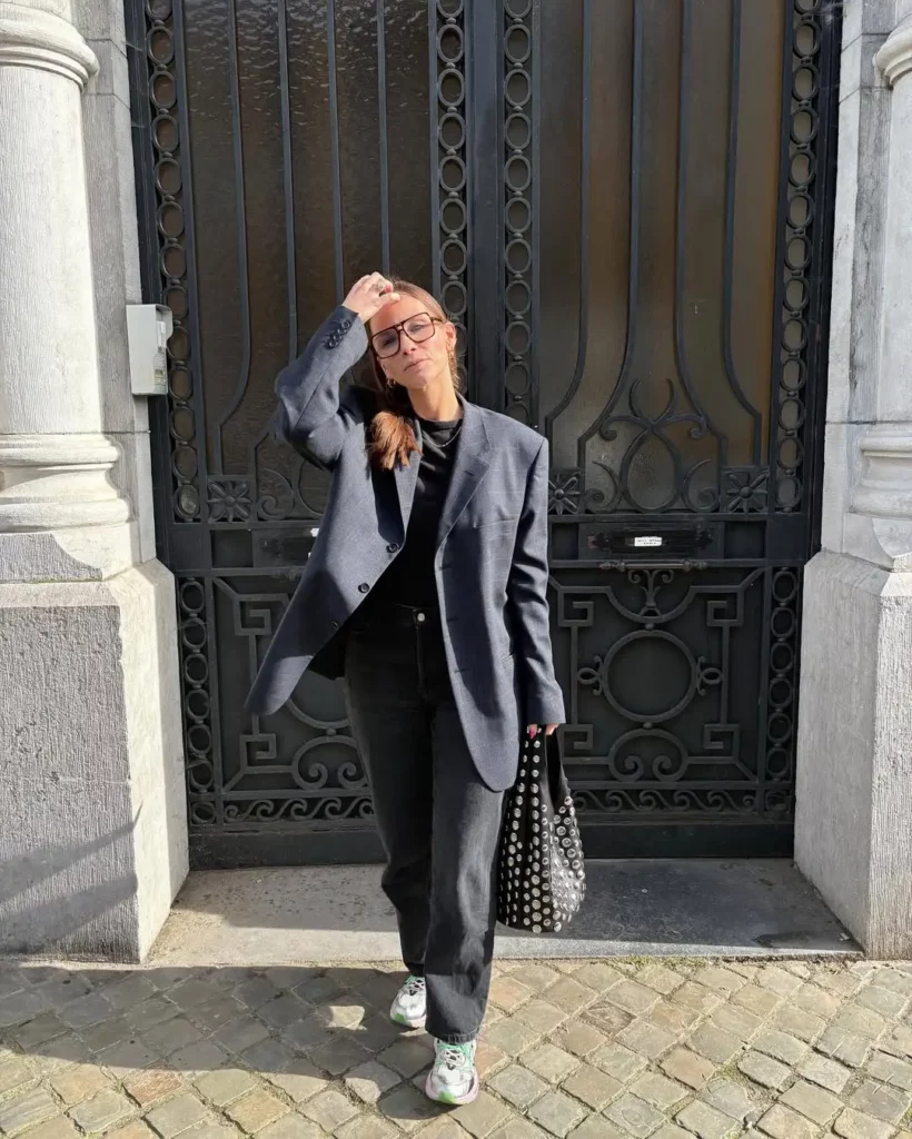 15 Blazer & Sneaker Outfit Ideas That Scream Effortless Cool